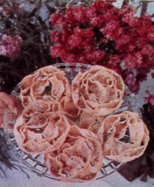 Photography - Delicious thiples, or diples, made of wafer-like pastry...